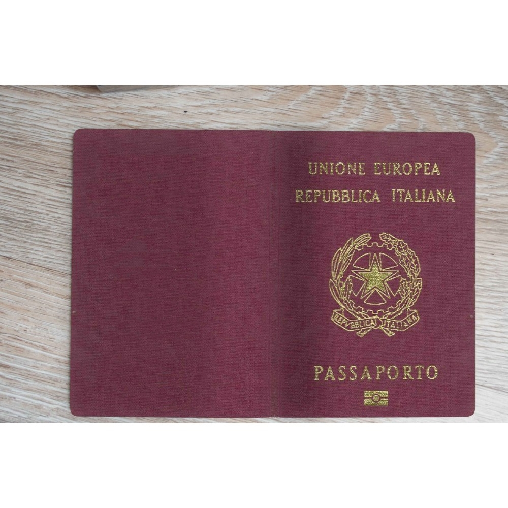 Italy passport – World Trans Documents